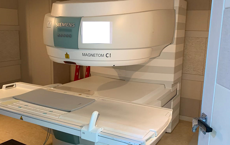Secondhand Siemens Healthcare MAGNETOM C 0.35T MRI Scanner