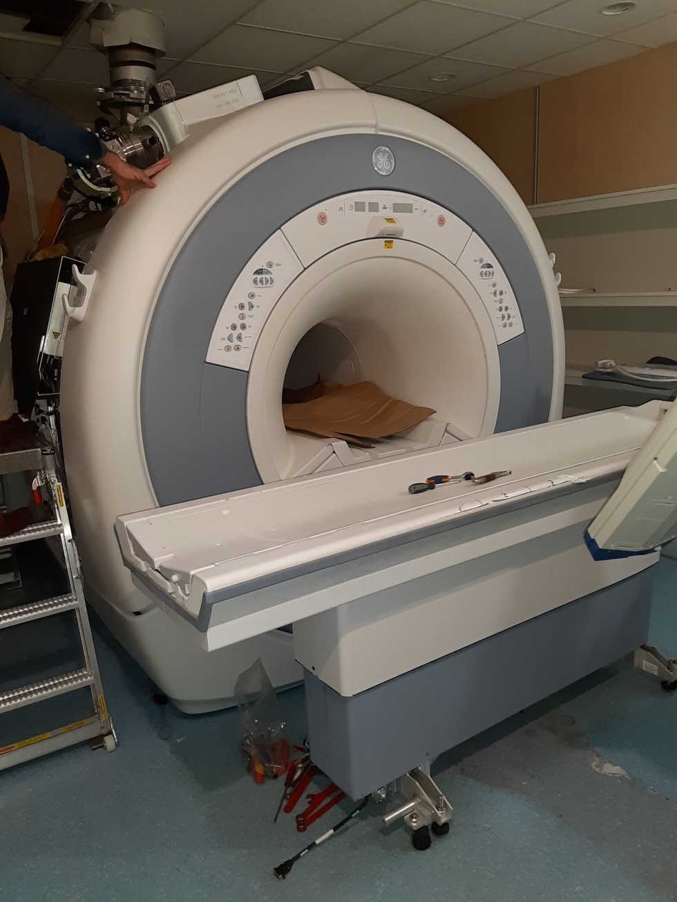 Preowned GE Healthcare Optima MR360 1.5T MRI Scan