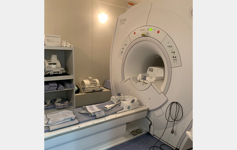 Used GE Healthcare Creator 1.5T MRI Machine